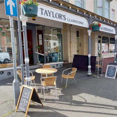 Taylor's Cafe Bar - My Vegan Town