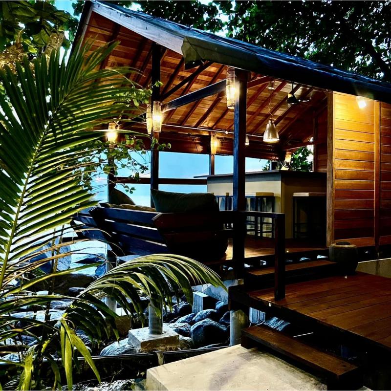 Crocodile Rock Bistro - My Vegan Town