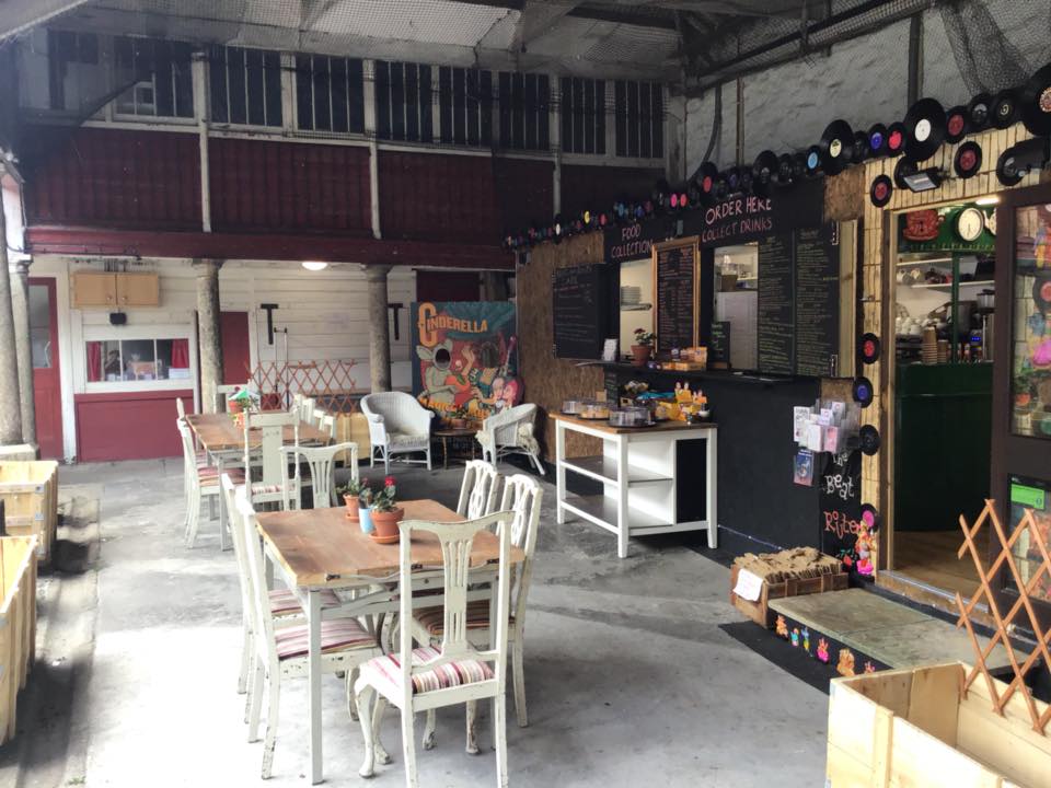 Beats & Roots Cafe - My Vegan Town